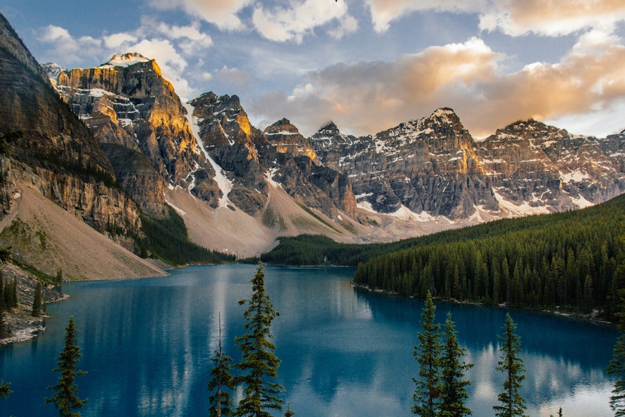 Exploring Western Canada, Land of Big Mountains and Turquoise Lakes